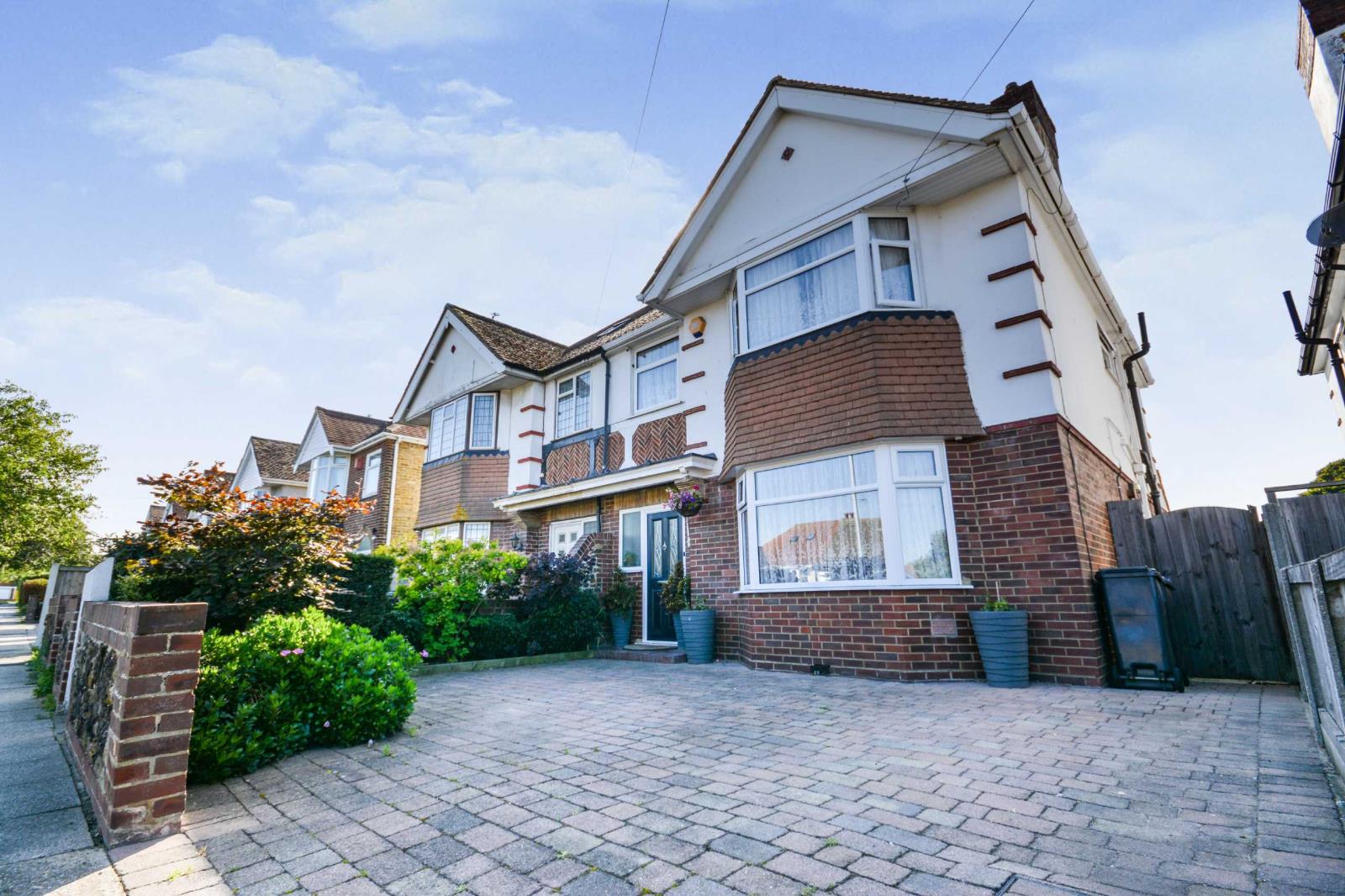 4 Bedroom Semi Detached House For Sale At Millmead Avenue Margate Kent ...