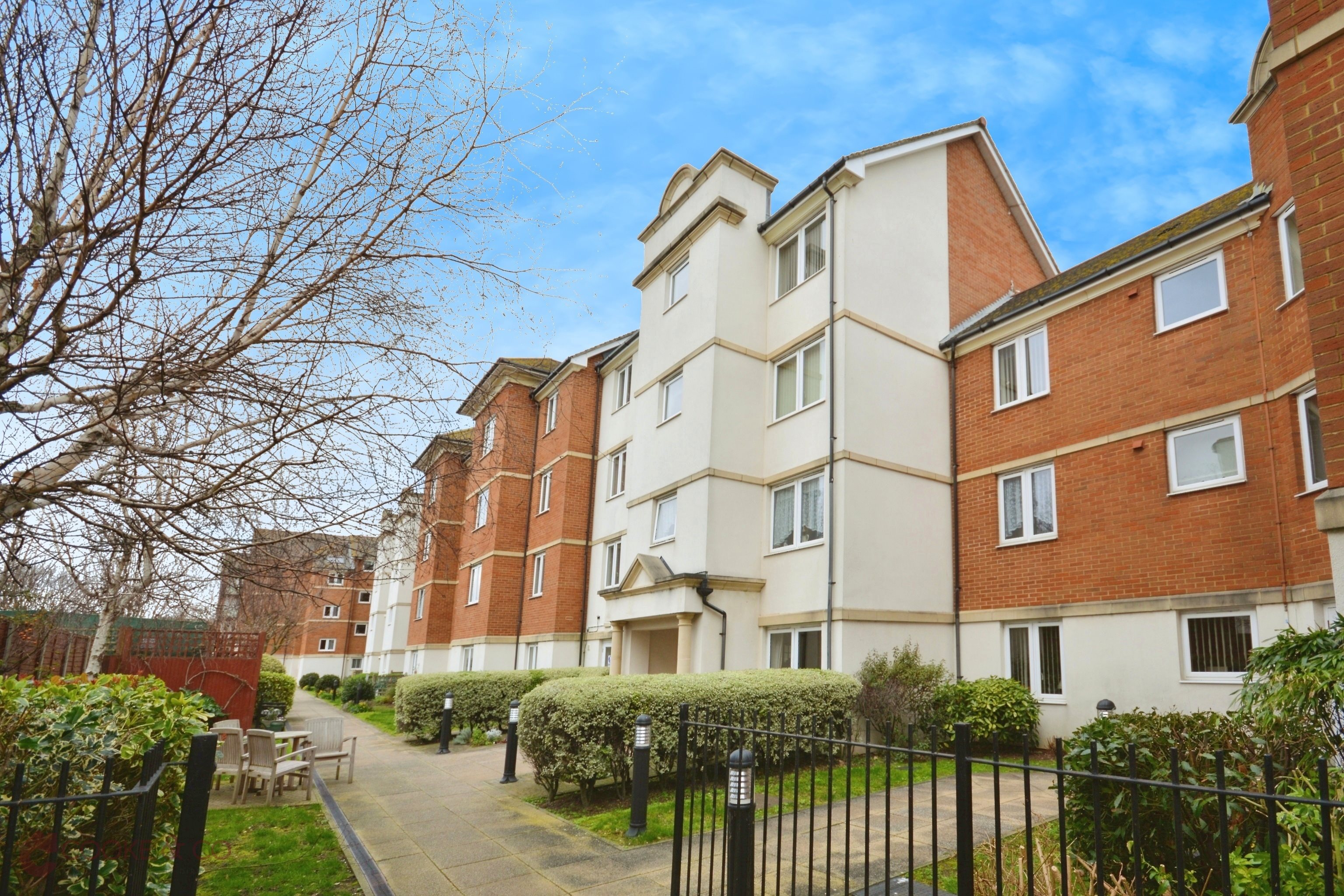 1 Bedroom Retirement For Sale At Darwin Court, Harold Road Margate Kent ...
